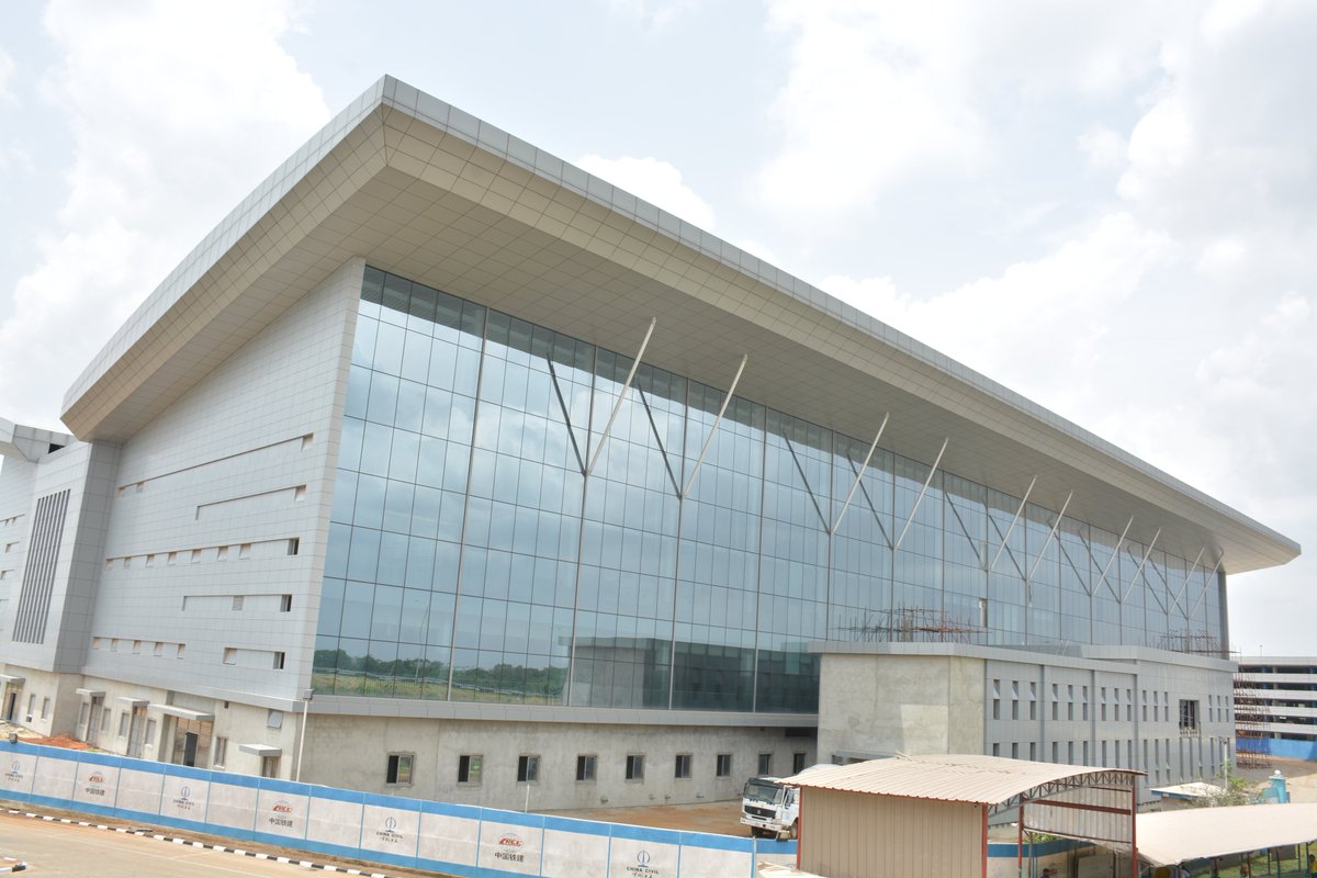 Correcting new Lagos airport terminal defects amid attendant chaos ...
